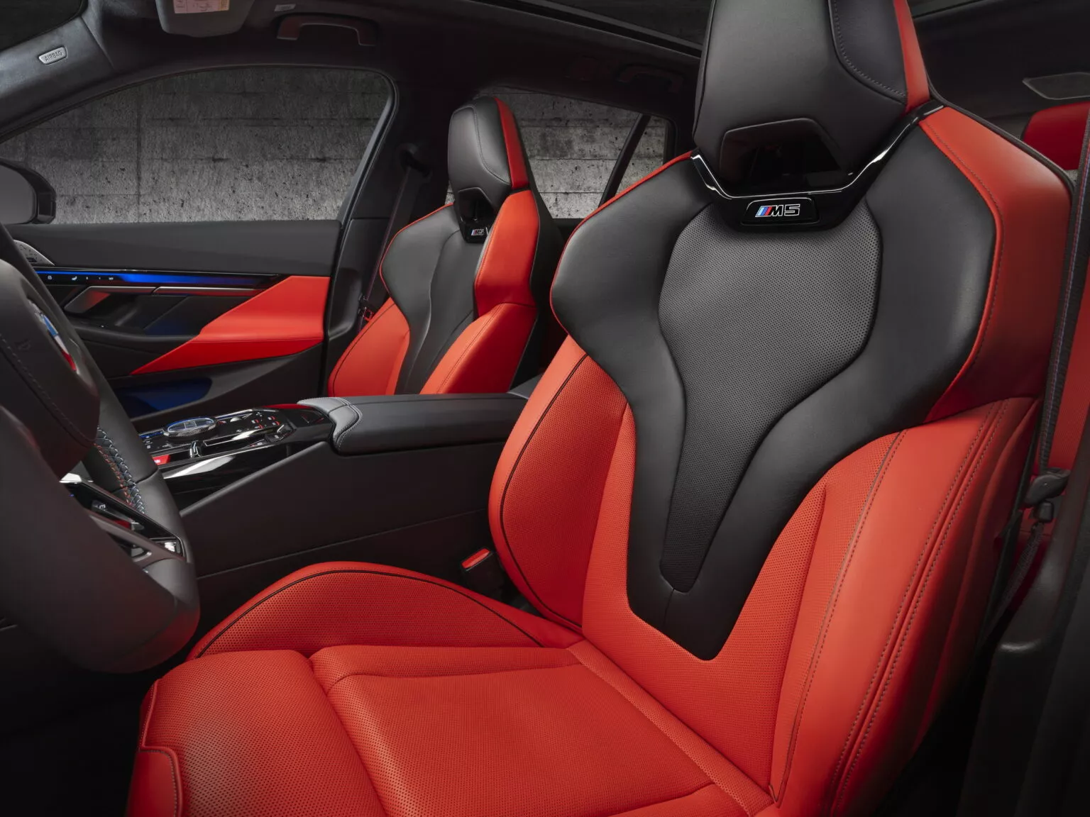 Foto: BMW M5 Touring 2025 mengusung jok bernuansa sporty . (Sumber ...